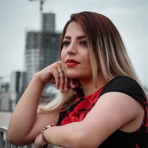 Mahnaz E Mahnaz 229 • Threads Say More