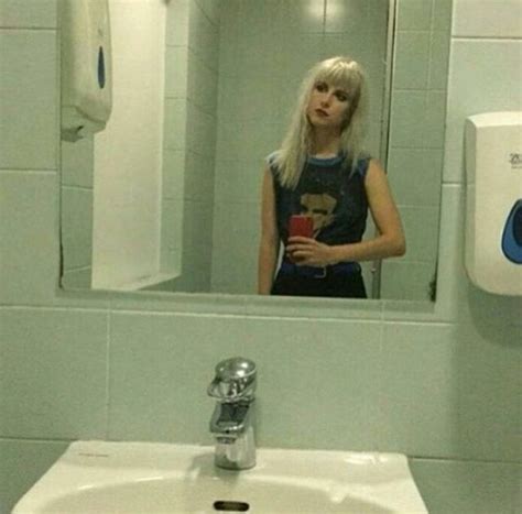 Pin by 𝑗𝑎𝑛 𝑡𝑎𝑦𝑙𝑜𝑟𝑠 𝑣𝑒𝑟 on Hayley Williams Hayley williams Hayley paramore Paramore