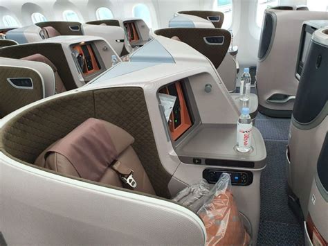 Singapore Airlines First And Business Class Seat Guide The Milelion