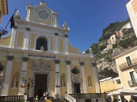 Minori Fins Up Abroad