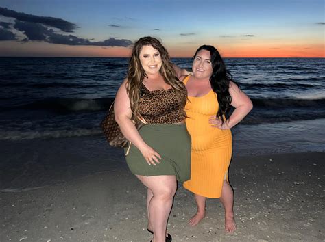 2 Bbws On The Beach 🧡 R Stuffers