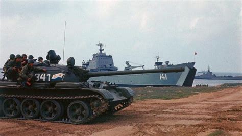 Окупанти використовують 70 річні танки Т 55 як гаубиці Wheel News