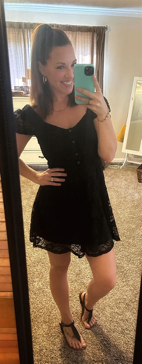 Whos Cumming To Me At Work Today Rcougarsandmilfssfw