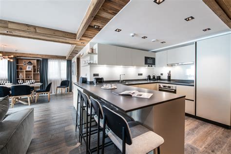 Discover Our Suite Indrasan Manali Lodge