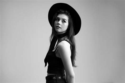 Elise Trouw Official Site