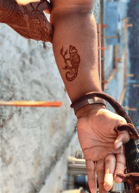 Lizard Mehndi Design Images Pictures Ideas