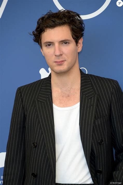 Vincent Lacoste Au Photocall Du Film Illusions Perdue Lors Du Festival