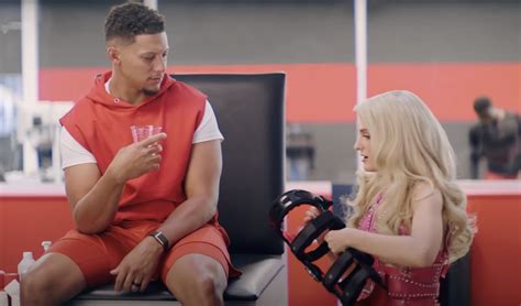 Kc Chiefs Qb Patrick Mahomes Detroit Lions De Aidan Hutchinson Stars