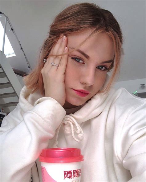 Goddess Is Seeking For New Submissive Sissy That Is Ready To Be