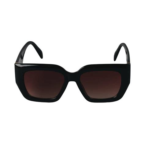 19 Best Black Sunglasses To Stay Cool — Best Sunglasses For Women