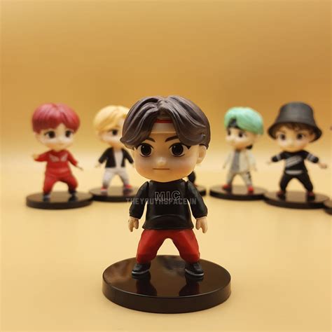 Tiny Tan Mic Drop Standing Set Set Of 7 Figurines
