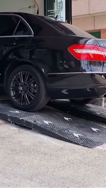 자동차 디테일링샾 차량진입판 시공문의☎️ 010 5664 3640 슈퍼카 람보르기니 차량하부긁힘 범퍼긁힘 문제없이 매장 으로 진입 코스만경사로 전문시공 합니다합니다 전국