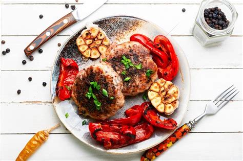 구운 비프 스테이크와 프라이드 비프 스테이크 사진 사진 무료 다운로드 Lovepik