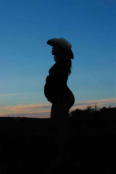 Western Maternity Outfits Fall Maternity Shoot Maternity Photo