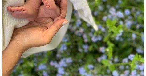 英해리 왕자 어머니날 맞아 로얄베이비 발사진 공개