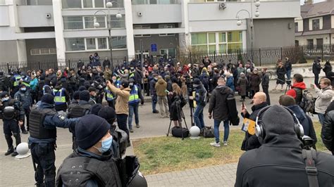 Суд дозволив затримати «антивакцинатора Остапа Стахіва