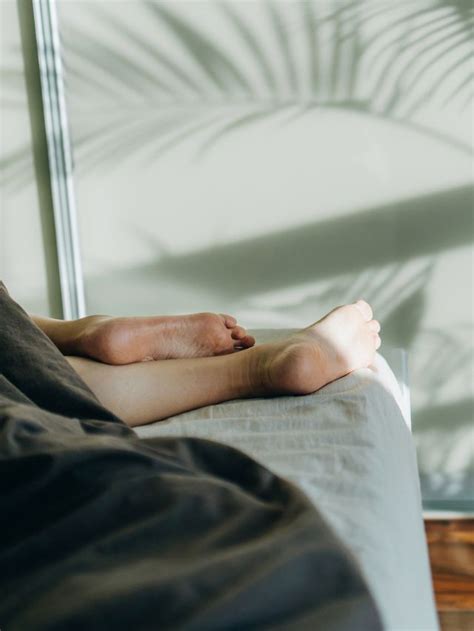 Hot Bedding Australians Share Bed With Strangers Sleep In Shifts