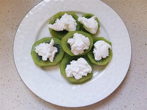 그린키위 버전 카프레제 디저트