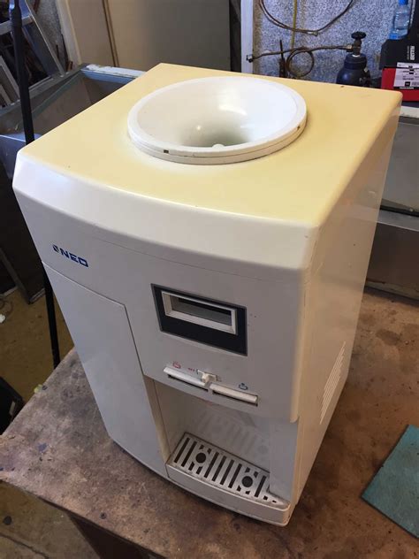 Диспенсър за вода Neo гр Русе Център • Olx Bg