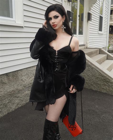 Goth Girls In Goth Clothing For Style Inspiration Rgothgirlclothing