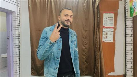 اللاعب الدولي السابق إبراهيم سعيد يدلي بصوته في الإنتخابات الرئاسية