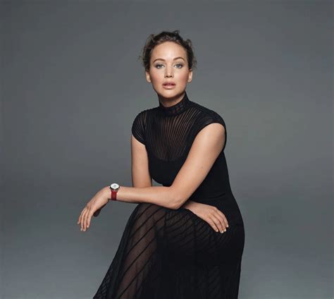 Jennifer Lawrence Vs Kaley Cuoco Rpickoneceleb