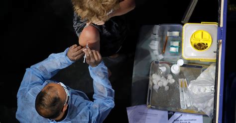 Influencers Say They Were Urged To Criticize Pfizer Vaccine The New York Times