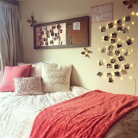 15 Lovely College Dorm Room Designs