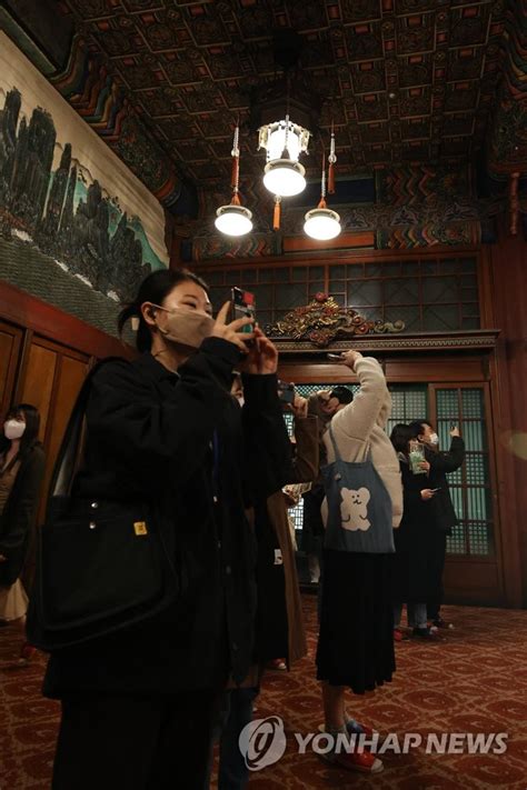 창덕궁의 밤 희정당과 오얏등 연합뉴스