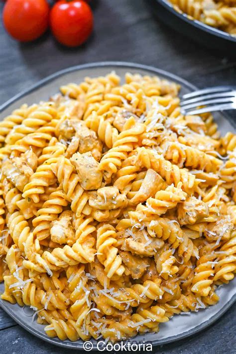 The Creamiest Rotini Pasta With Chicken And So Simple Cooktoria