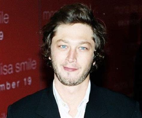 Ebon Moss Bachrach Biography Imdb Net Worth Wiki Age Instagram