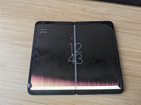 My Folds Inner Screen Shattered Upon Opening Randomly One Day How Can I Avoid This With My