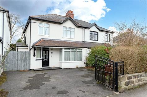 Broadgate Lane Horsforth Leeds 3 Bed Semi Detached House £450 000