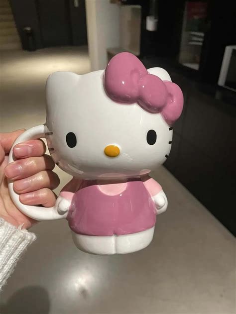 헬로키티 입체 머그컵 550ml 산리오 캐릭터 머그잔 어린이머그 귀여운머그 집들이선물 상품 상세 크로켓