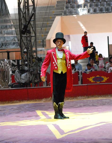 Ringmaster Circus Wikipedia Carnival Outfits Ringmaster