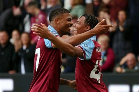 Precious Uwem On Linkedin Congratulations On Reaching 400 Followers On Twitter Thats A Huge