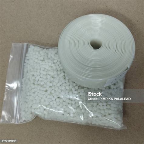 착색 플라스틱 재료 마스터 배치 사출 산업을위한 플라스틱 원료 금형 사출 산업 배경을위한 안료 플라스틱 펠릿 가공 후 플라스틱