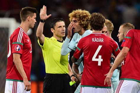 Hongaarse Fans Willen Fellaini Levend Villen Na Zielige Actie