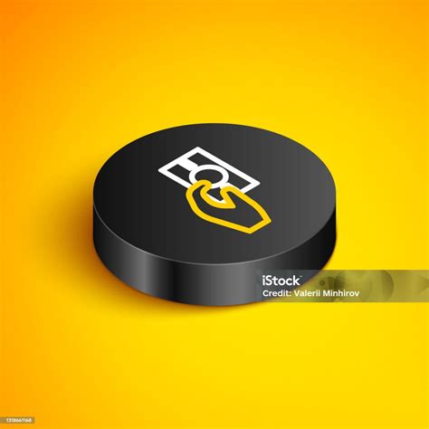 노란 배경에 고립 된 돈 아이콘을 들고 있는 등색 선 손 달러 또는 Usd 기호 현금 은행 통화 기호 검은 색 원 버튼 벡터 3차원 형태에 대한 스톡 벡터 아트 및 기타