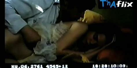 Roxane Mesquida Bush Scene In Fat Girl