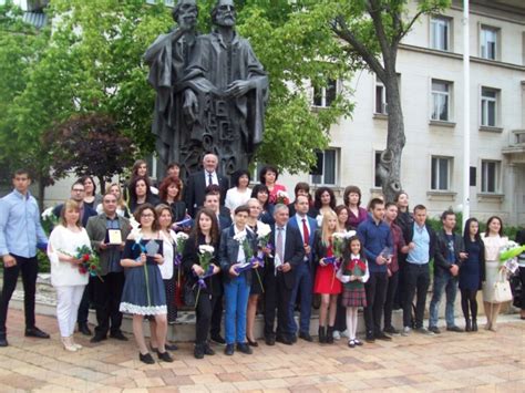 Учители и ученици във Враца получиха награди за принос в образованието