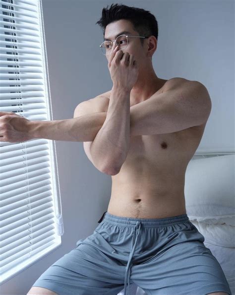 Stretch R Asianguyssfw