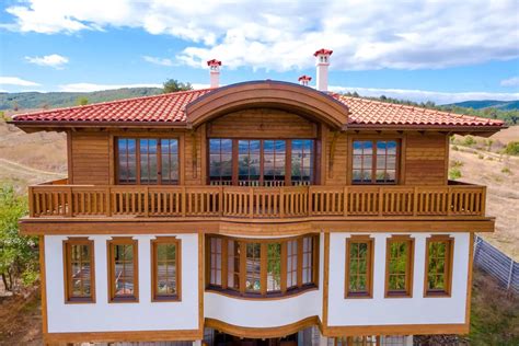 Дървена нискоенергийна къща във възрожденски стил Спонец