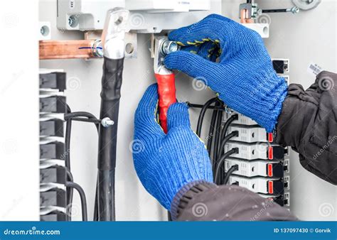 The Process Of Connecting Cable Clutches To A Support With An Electrical Disconnector Using A