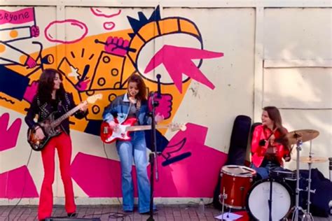 Belfast Band Dea Matronas New Single Reaches No 1 On Itunes Charts