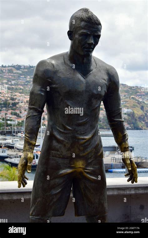Estatua Cristiano Ronaldo Formato Retrato Funchal Viajar Isla Madeira