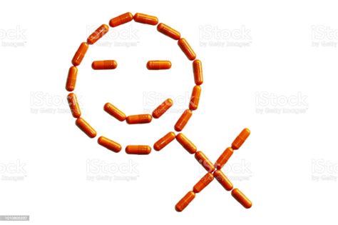 여성을 위한 정제는 즐거운 웃는 여성 기호에 줄지어 있다 증가 힘 그리고 발기입니다 인간의 건강입니다 성관계의 의학입니다 오