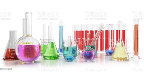 투명 한 유리 색된 액체 및 빈 비 커 배경에 고립에서 전체 화학 플라스 크 3 차원 렌더링 시험관에 대한 스톡 사진 및 기타 이미지 Istock