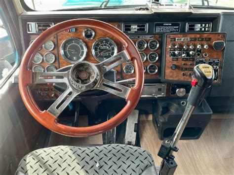 Kenworth W900a Interior