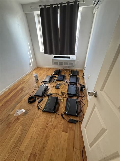 10万枚以上のsimカードを用いて迷惑電話をかけたり基地局を停止させたりする「simバンク」とは？ Gigazine